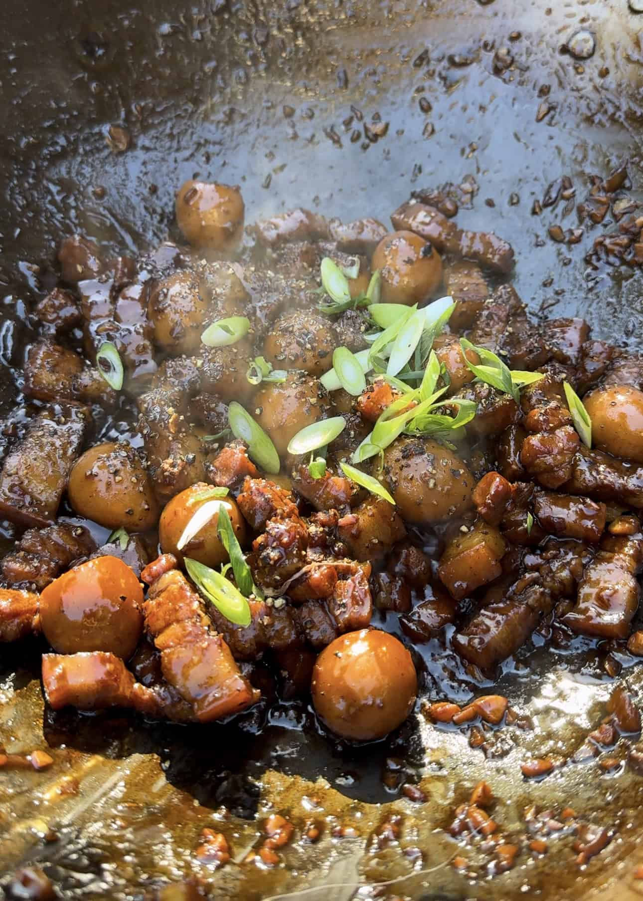 Thit Kho (Vietnamese Braised Pork with Eggs) - dimsimlim.com